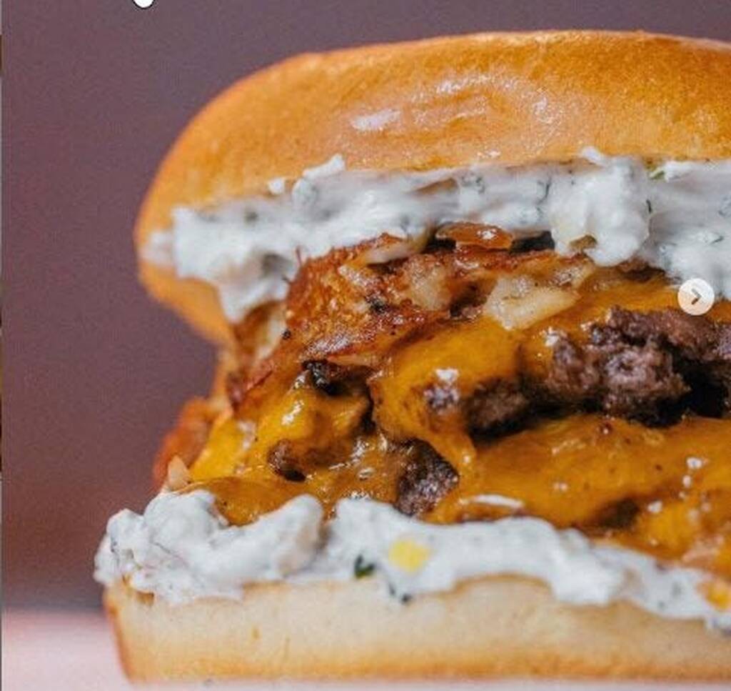 Πώς είναι να ταξιδεύεις μόνο και μόνο για να δοκιμάσεις ένα δυνατό ...