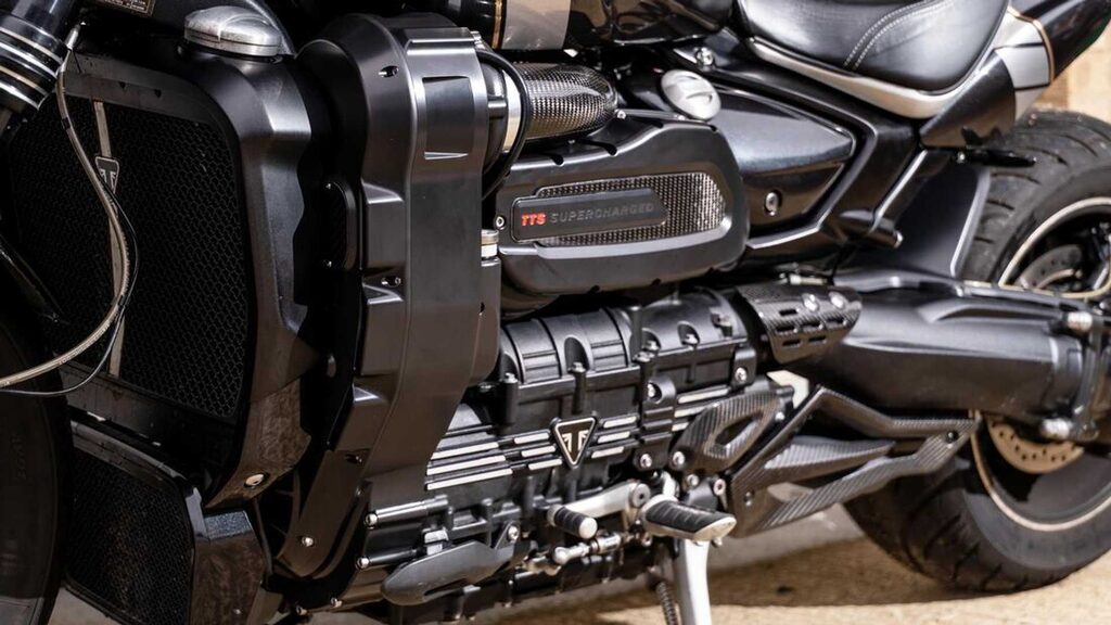 Ένας κομπρέσορας και 342 άλογα για την Triumph Rocket 3 - RatPack.gr