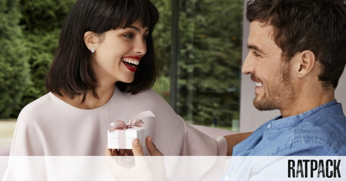 Άγιος Βαλεντίνος: Τέσσερις τρόποι για να μην υπεραναλύσει το δώρο που θα της πάρεις - RatPack.gr