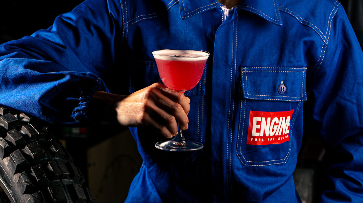 Pantone και Engine Gin μας σερβίρουν το κοκτέιλ του 2023 - RatPack.gr